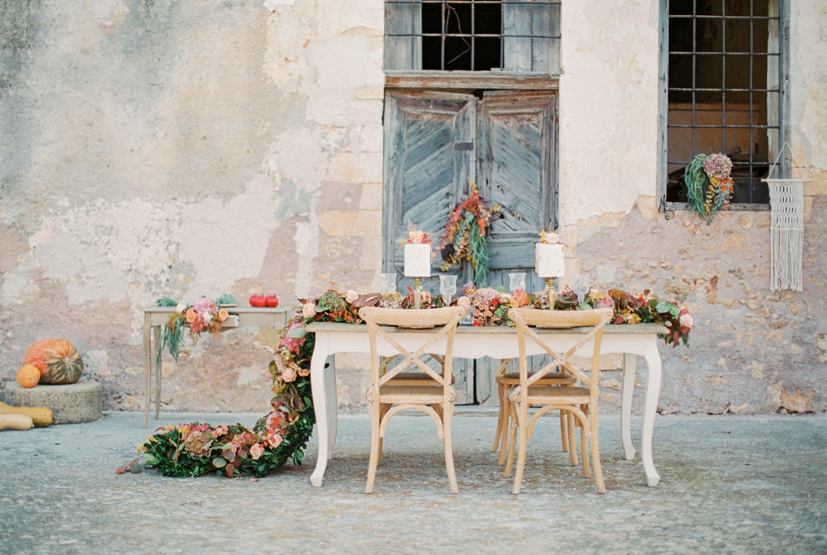 Late summer fête – styled wedding in Crete - Gamos Crete